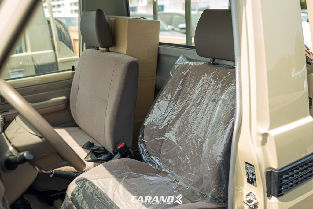 Toyota Land Cruiser HZJ79 4.2 - Worldwide Export - Best Prices • CarandX