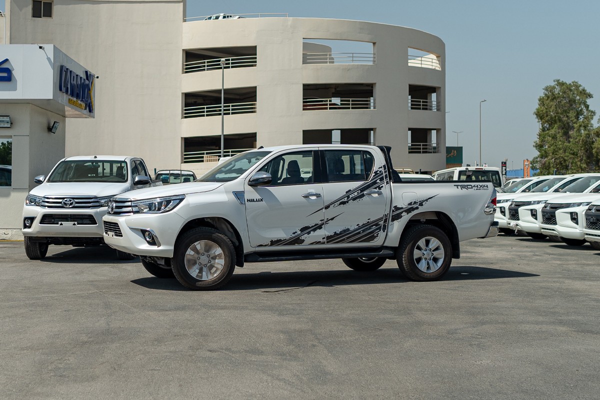 Toyota Hilux GLX 2.4L 4x4-Worldwide Export - Best Prices • CarandX.com